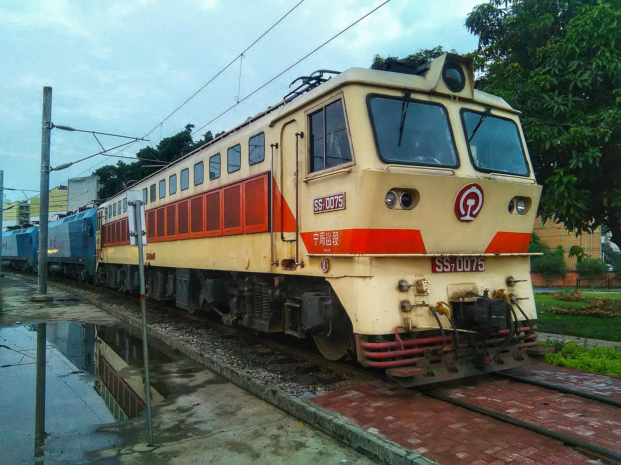 【科普】画风不同而殊途同归——浅谈SS3和小SS3B的重联插座 - 知乎