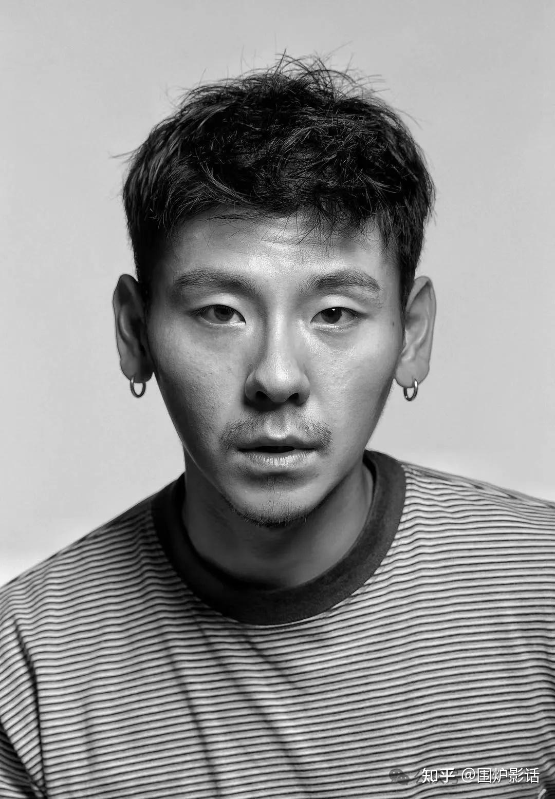 人人都爱蒋奇明：最会“抢戏”的黄金配角，最该“上桌”的宝藏演员 - 知乎