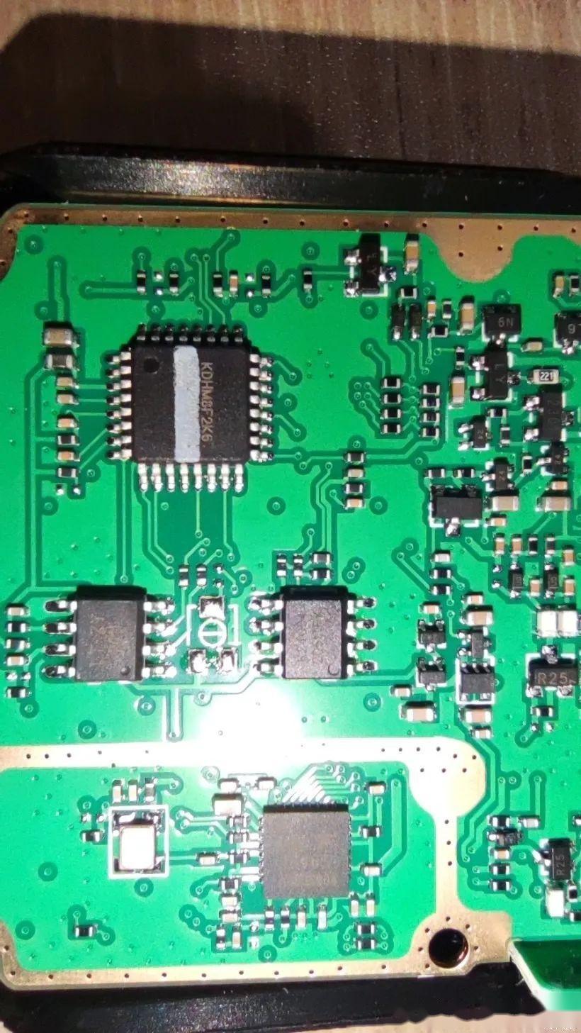 拆解平民神机-宝峰5R，这台所谓的5R-A8到底是不是真的？ - 知乎